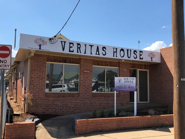 About - RJ Signs - Sign Writing & Sign Manufacturing